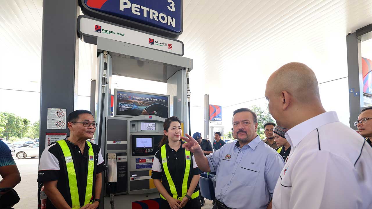 MyKad untuk subsidi diesel kurangkan ketirisan 1 bilion liter setahun ...